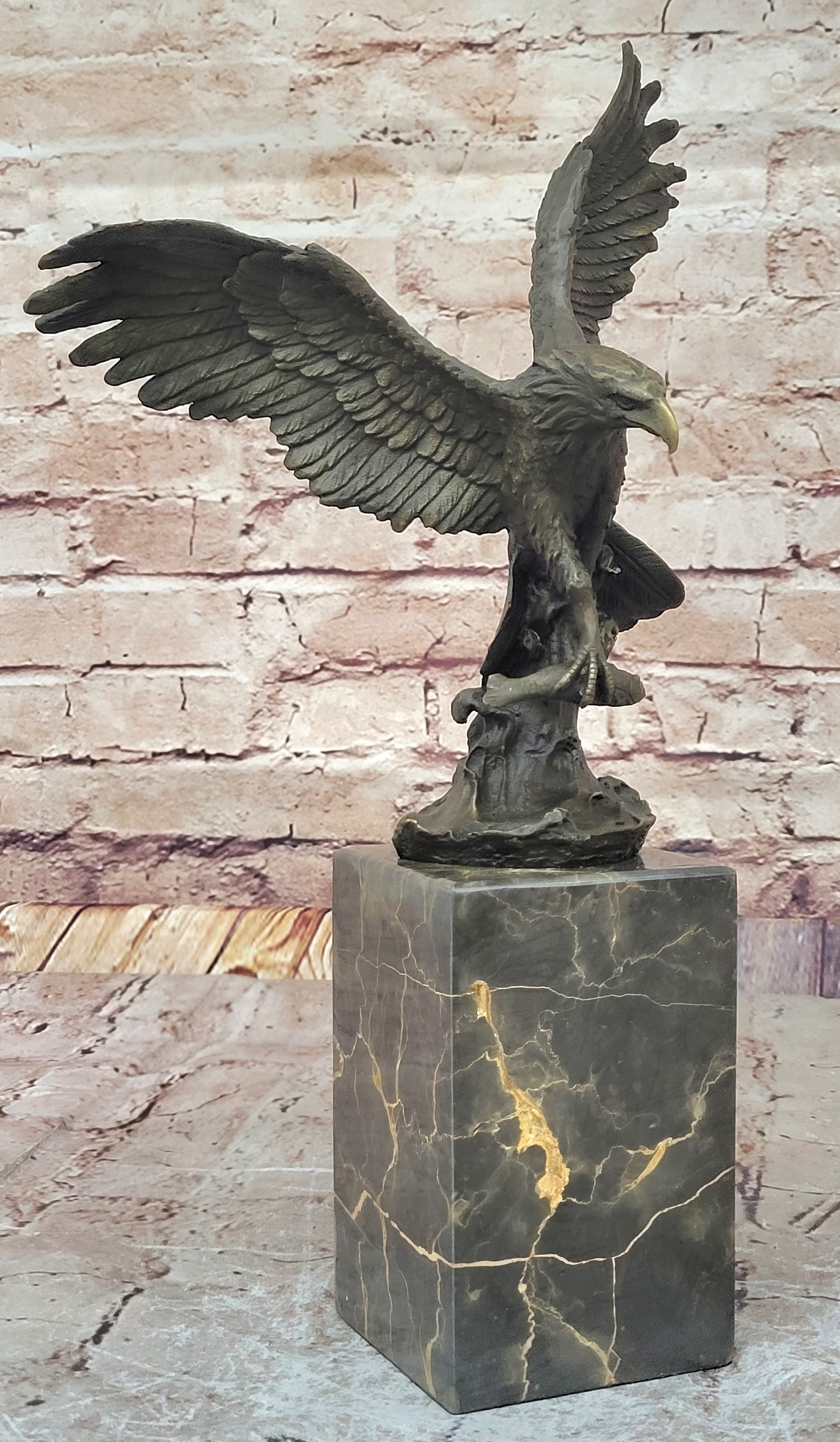 Swooping Eagle Catching Fish Hot Cast Wildlife Bronze Sculpture Statue