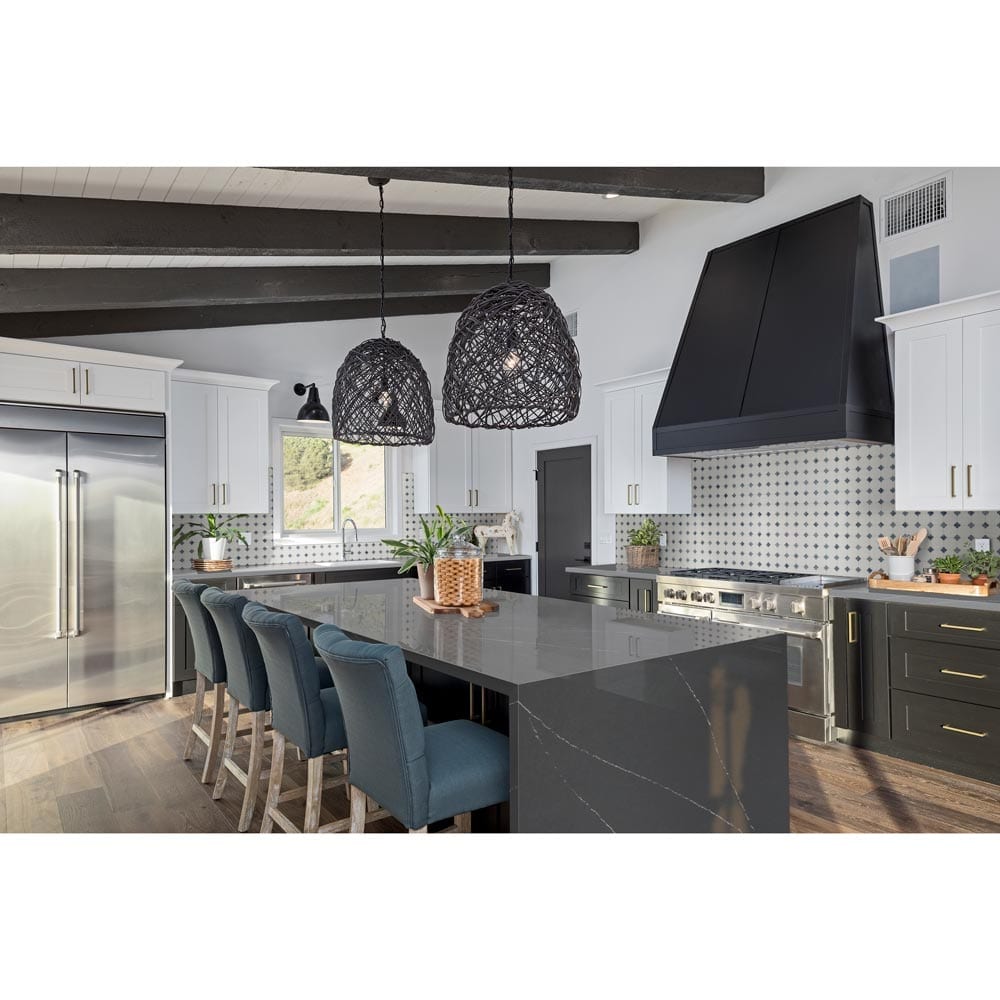 Azula Floret Polished Marble Mesh-Mounted Mosaic Tile Pattern