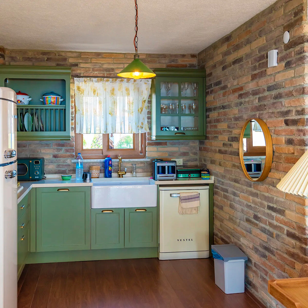 Ferrara Old School Manufactured Stone Handmade Brick Veneer