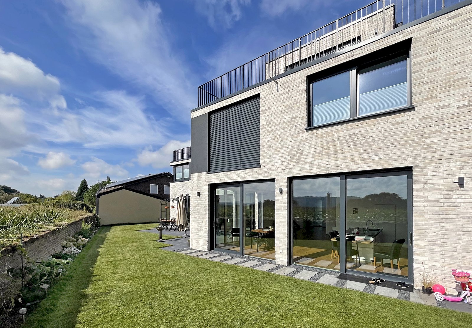 Loft Dove Manufactured Stone Handmade Brick Veneer