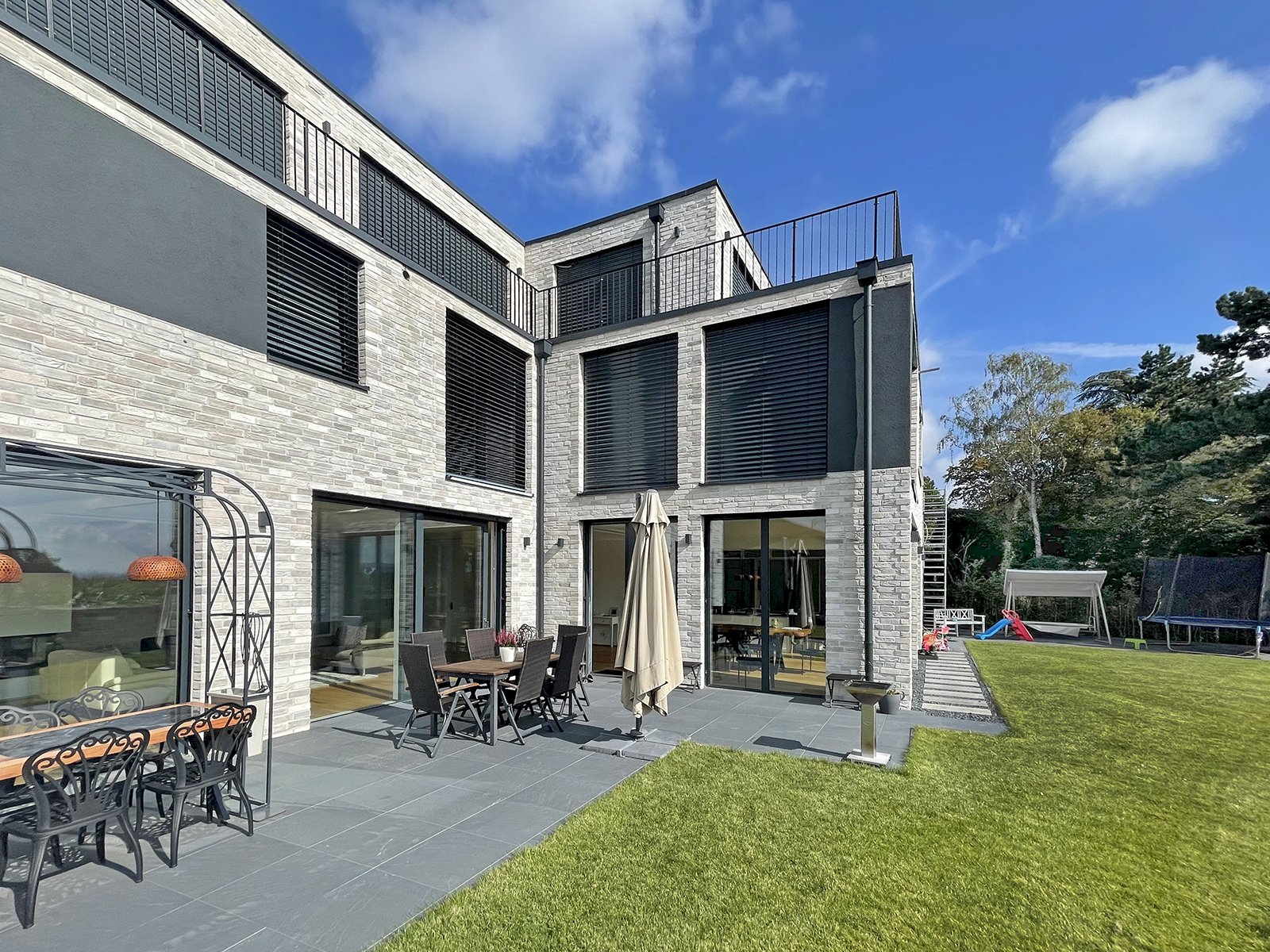 Loft Dove Manufactured Stone Handmade Brick Veneer