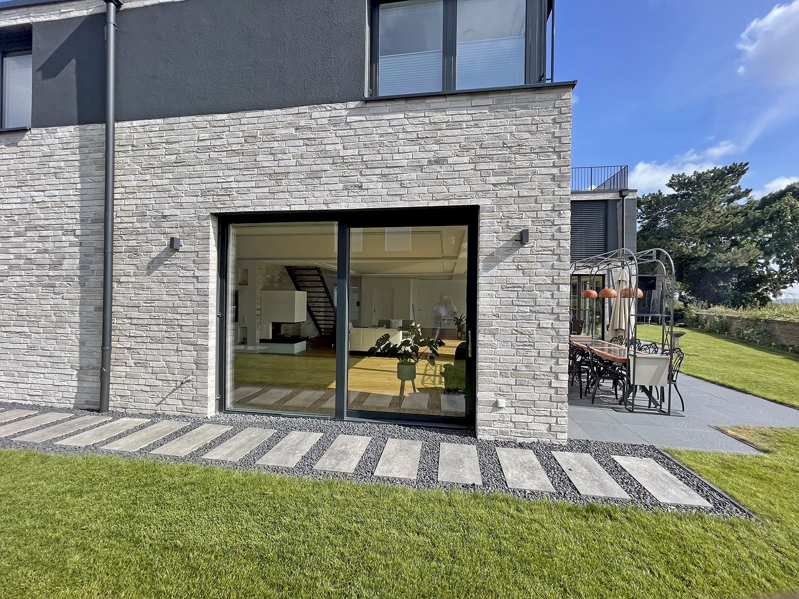 Loft Dove Manufactured Stone Handmade Brick Veneer